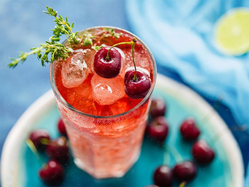 Cherry Fizz cocktail | Kitchen Geekery